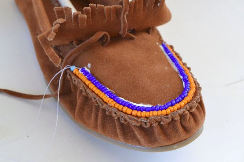 iLoveToCreate Blog: Easy Beaded Moccasins Tutorial