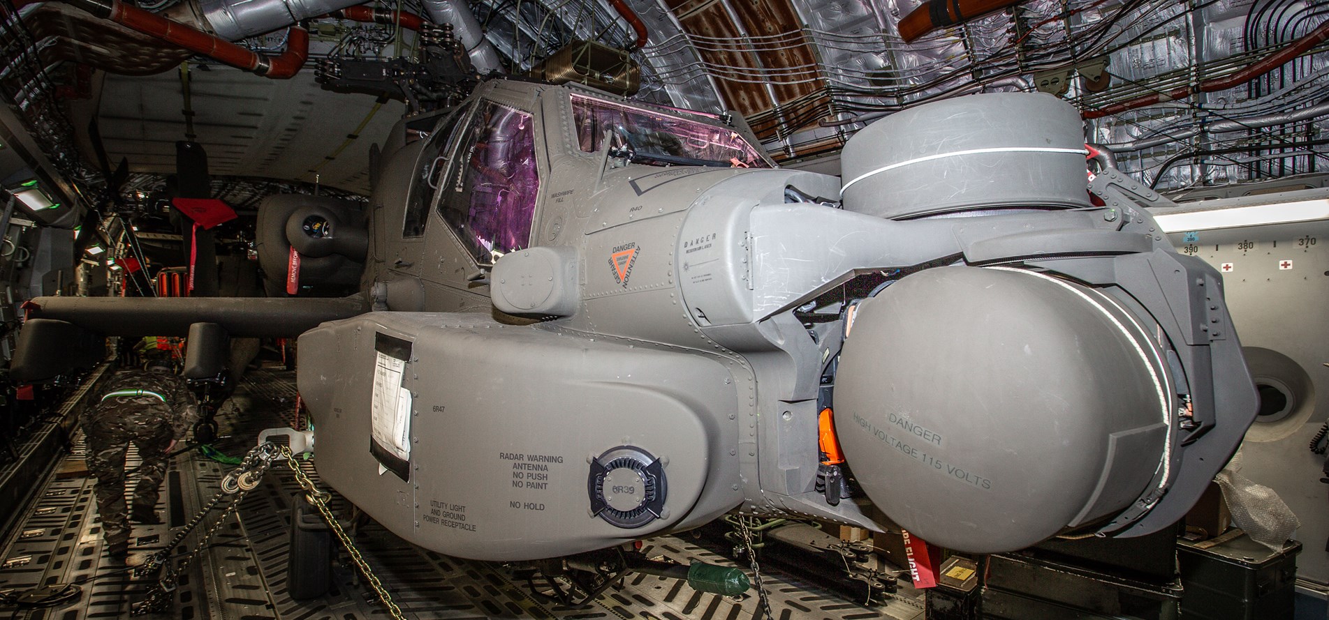 AAG_th บันทึกประจำวัน: อังกฤษรับมอบเฮลิคอปเตอร์โจมตี AH-64E Apache ที่ ...