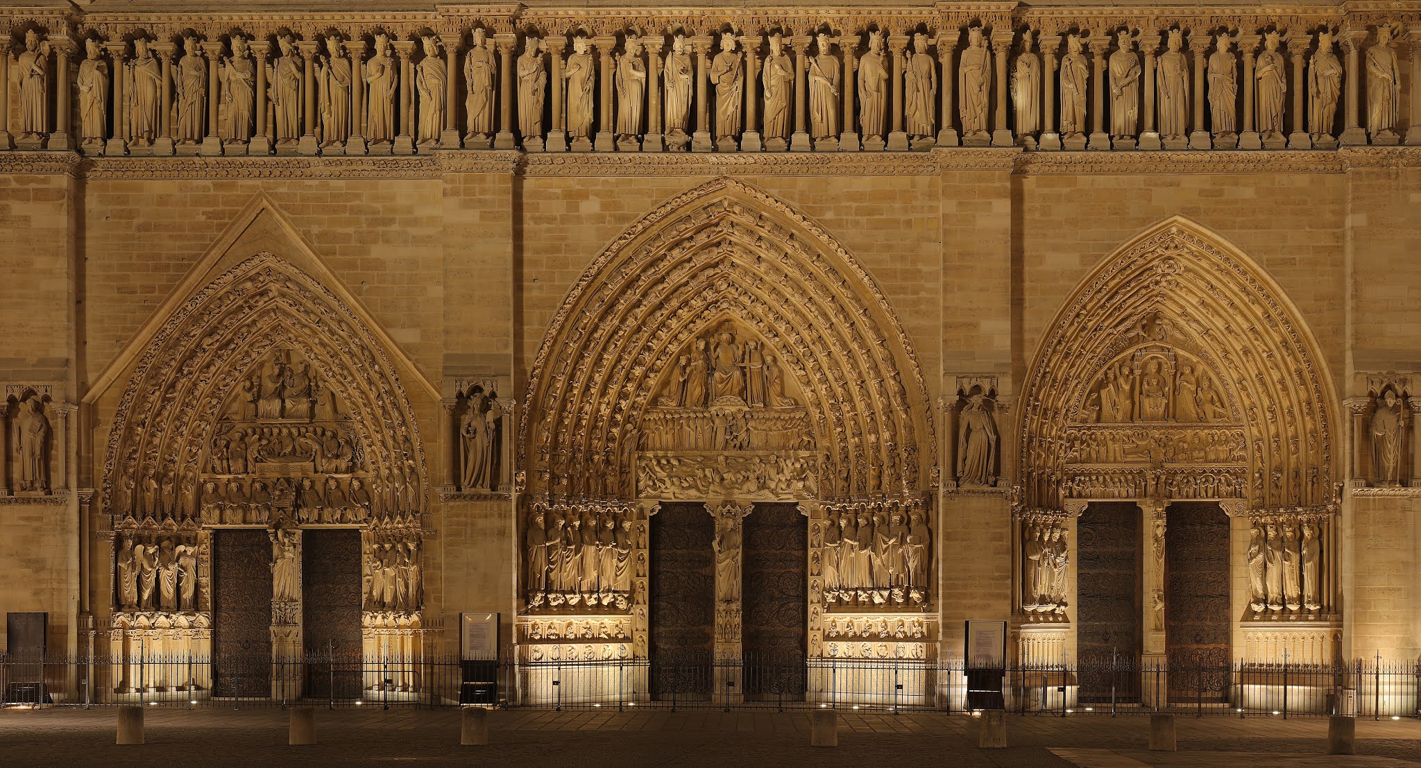 Art Movements: Gothic Architecture / Art History: On Display