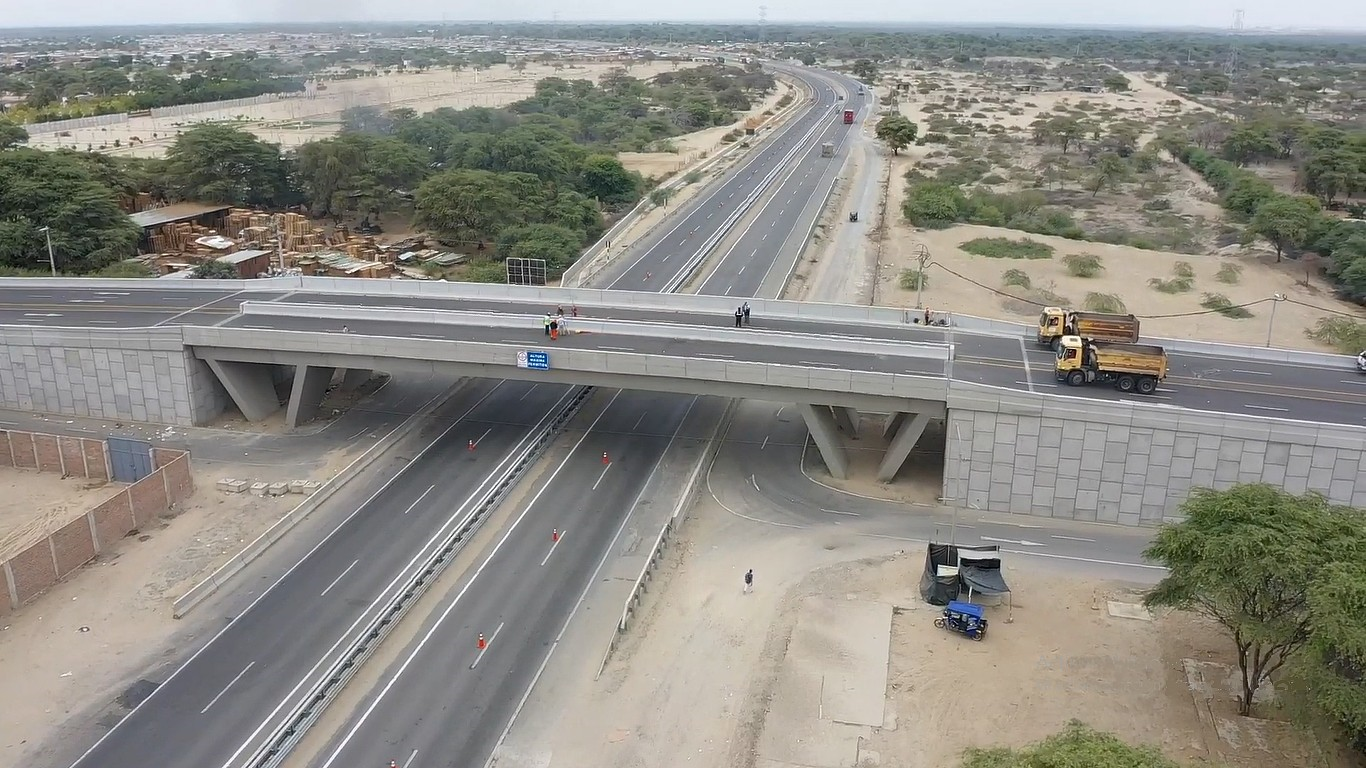 DESARROLLO PERUANO: Una Interferencia Menos en la Autopista del Sol DESARROLLO PERUANO: Una Interferencia Menos en la Autopista del Sol