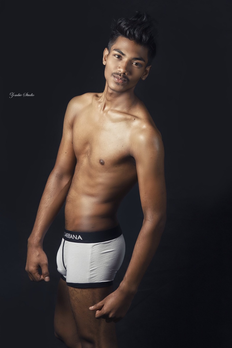 Grand Boyzone: Burmese Hunks by Phoe Thar