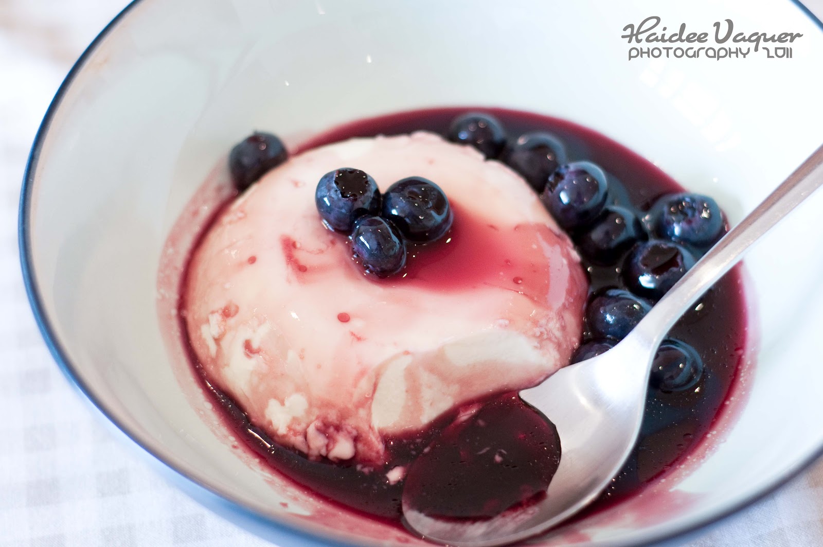 Haidee's Kitchen: Panna Cotta with Red Wine Syrup and Blueberries
