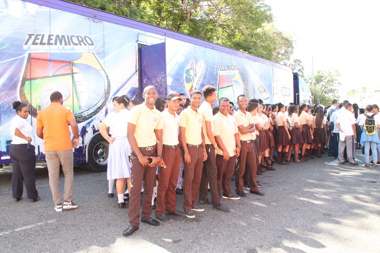 Revista El Cañero: Alcaldía de La Romana recibe Parada Tecnológica de ...