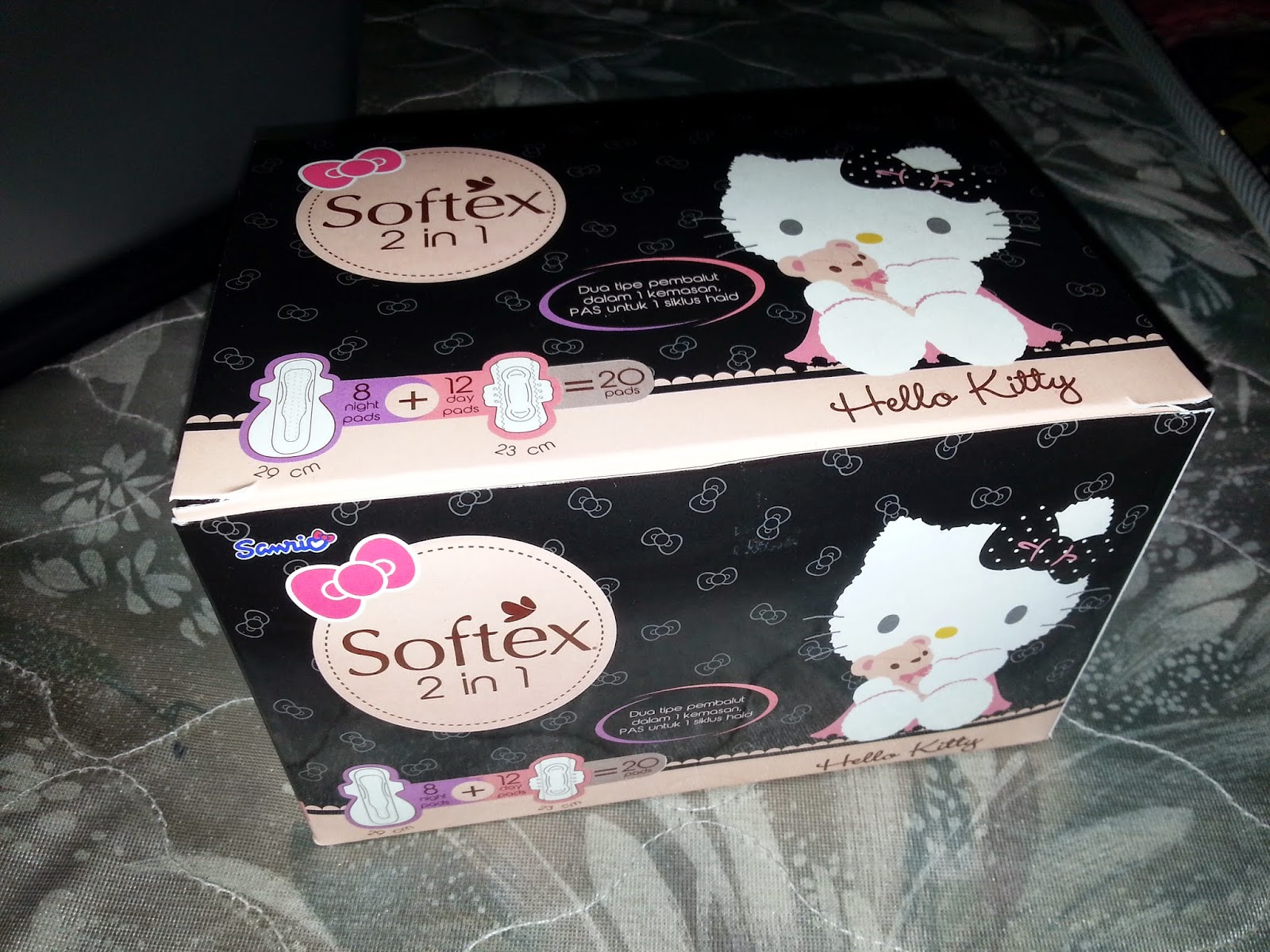 The Lil Engineer's Life: Review: Softex 2 in 1, Hello Kitty Box Edition
