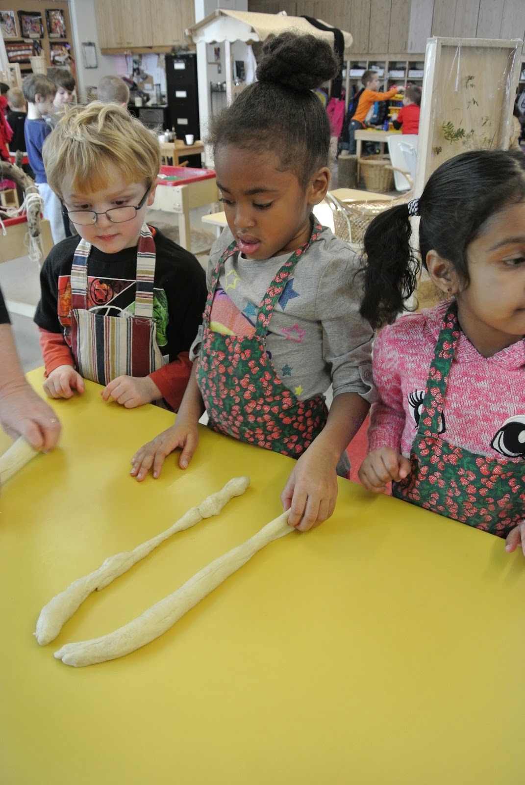 The Wonderful World of Kindergarten: The children make bread