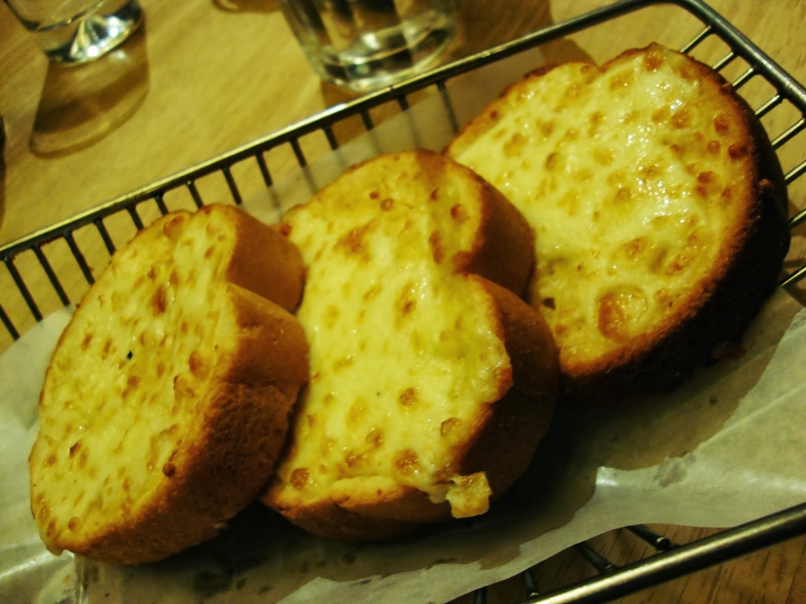 Mi Cocina Salvadoreña: Receta de pan con ajo