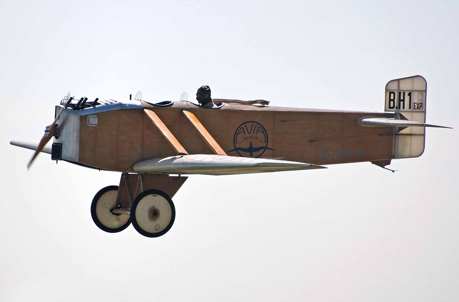 nhungdoicanh II: Avia BH-1