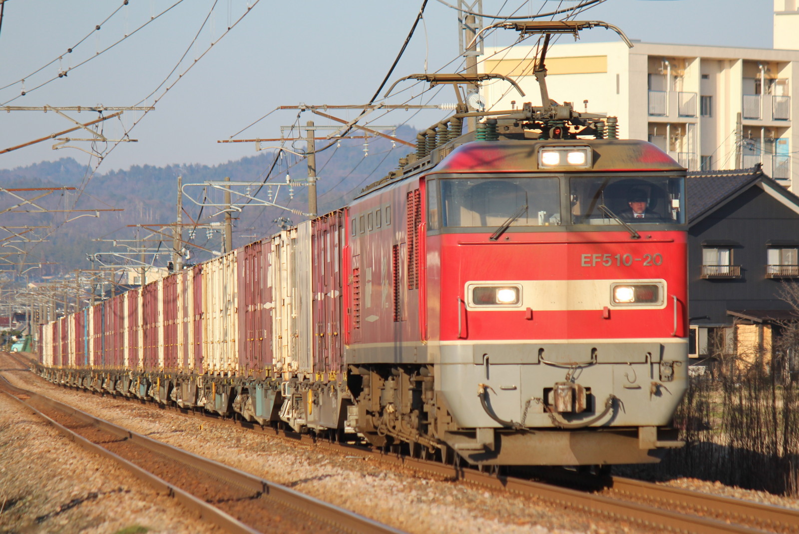 鉄暮らし雑録: EH200-17 6082レ