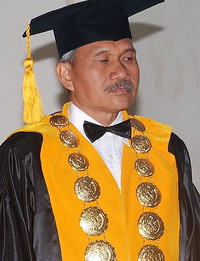 Profil Tokoh Militer dan Kesatuan: Ermaya Suradinata