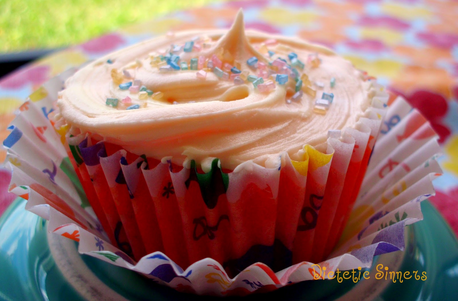 Dietetic Sinners: AHHHHH, yay? {Strawberry Lemonade Cupcakes}