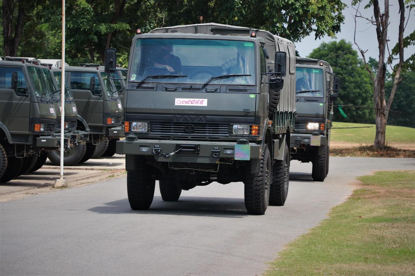 AAG_th บันทึกประจำวัน: กองทัพบกไทยจัดหารถยนต์บรรทุกทางทหาร TATA LPTA ...