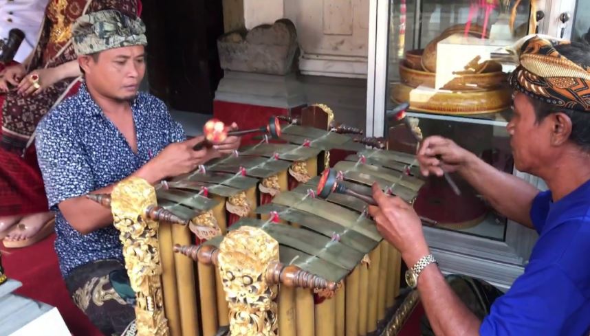 11 Alat Musik Tradisional Bali yang Perlu Kamu Ketahui - Mediasiana.com ...
