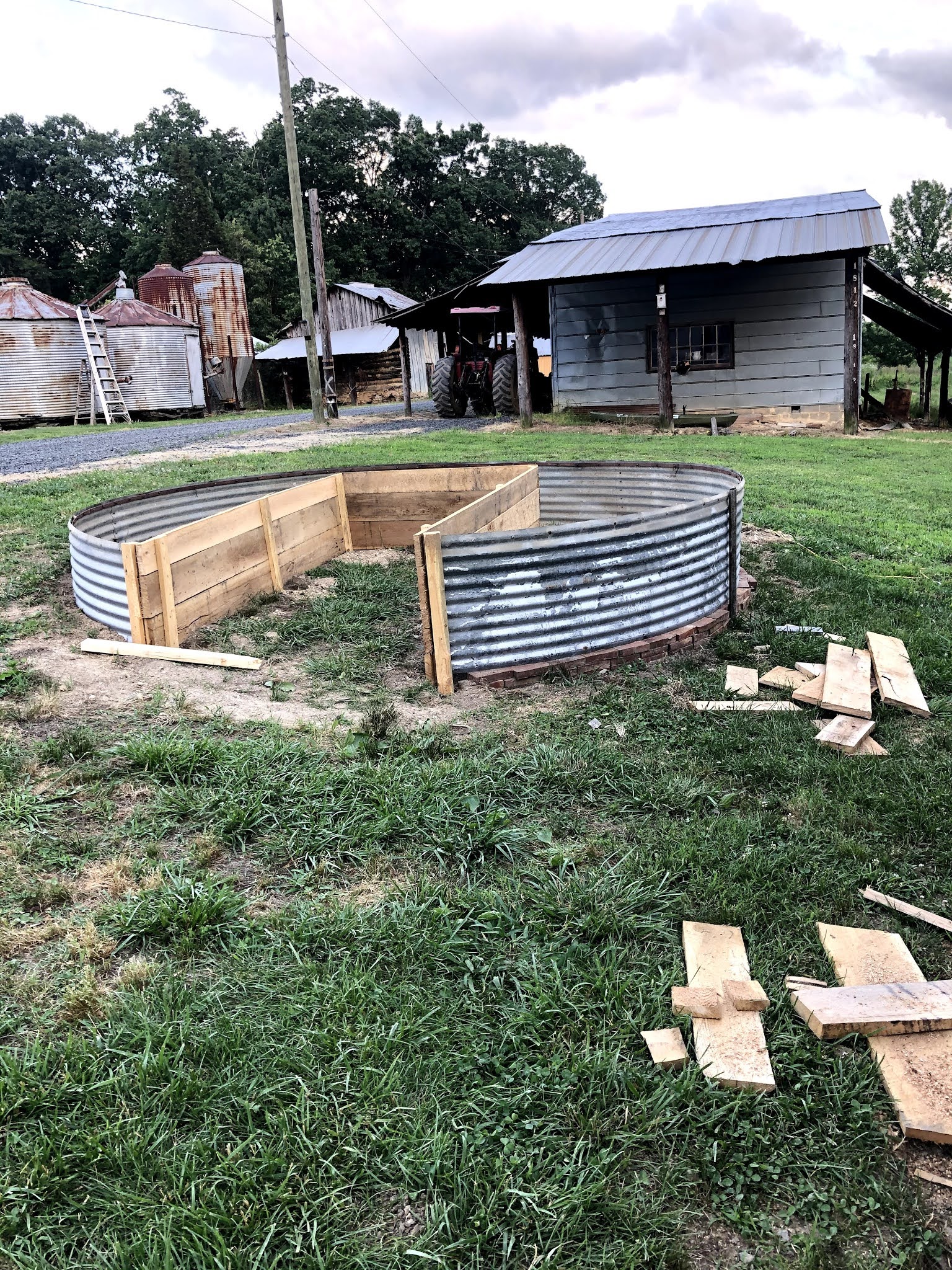 The Cozy Homestead: Raised Bed- Grain Bin Style