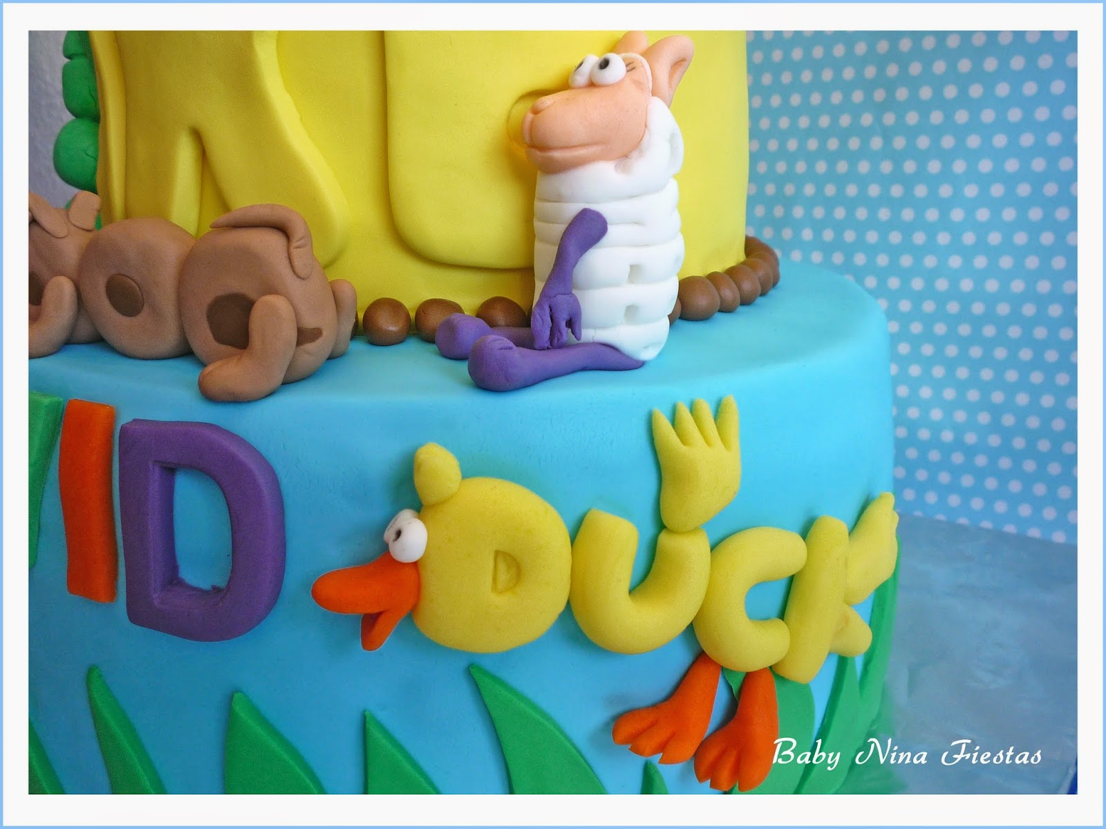 Baby Nina Fiestas: Tarta fondant wordworld para David
