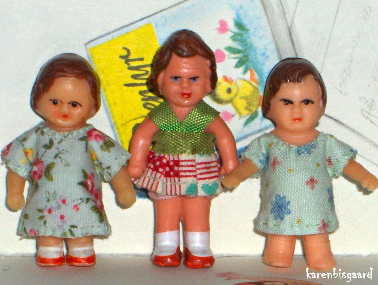 Karen`s Vintage Dolls Photography.: Tiny Ari Dolls Collection 5 cm high.