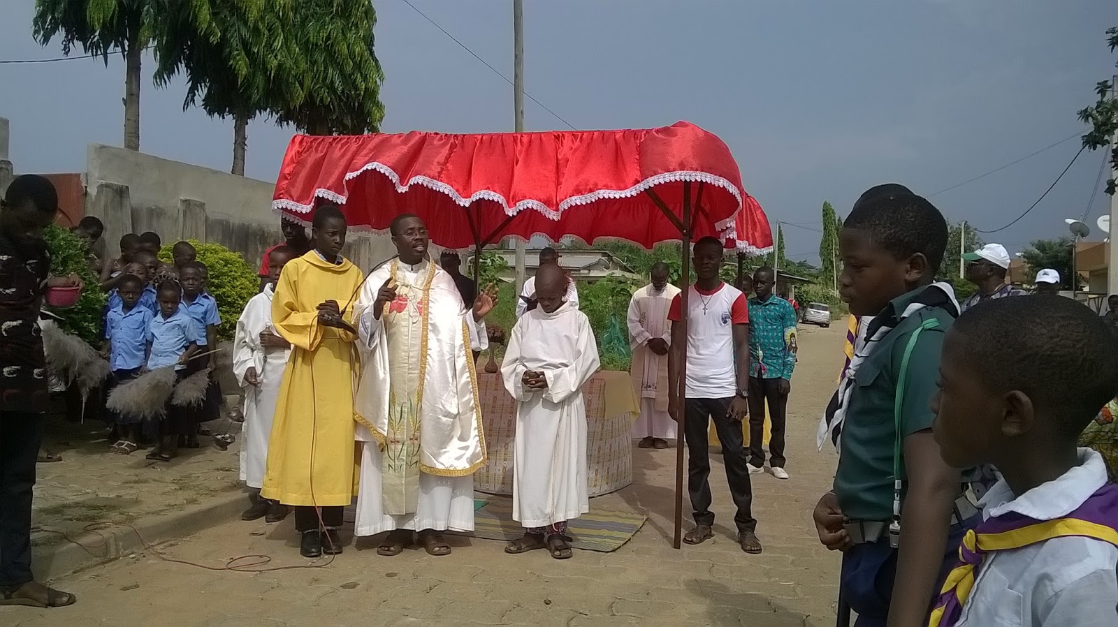 Eglise-Famille de Lokossa: Procession du Christ Roi de l’Univers à Lokossa