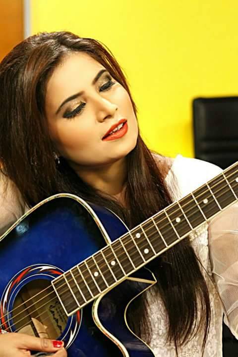 Saima Mumtaz Biography | Saima Mumtaz age Husband Songs And Pics