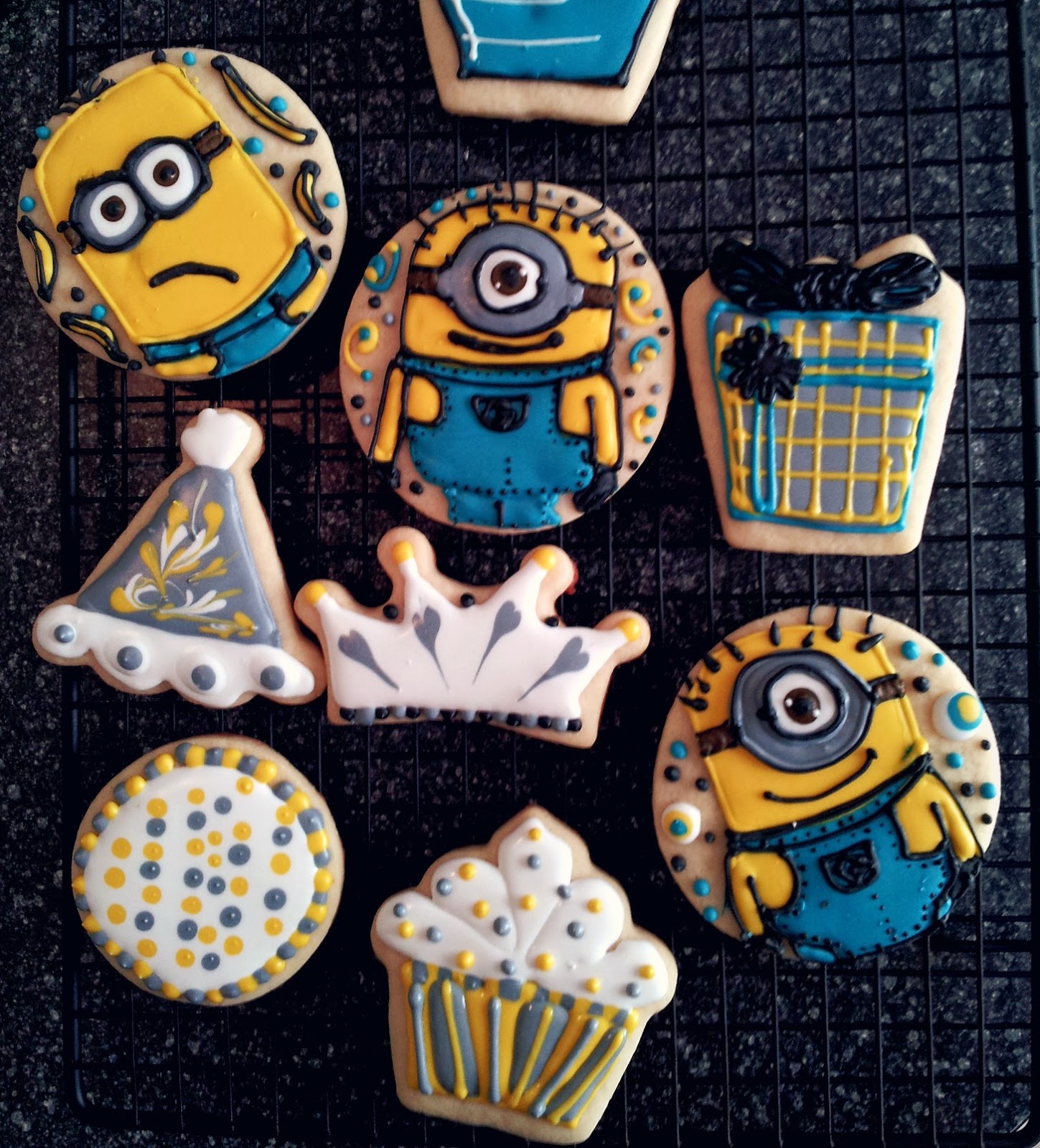 Feeding My Addiction: Slightly Despicable Minion Cookies