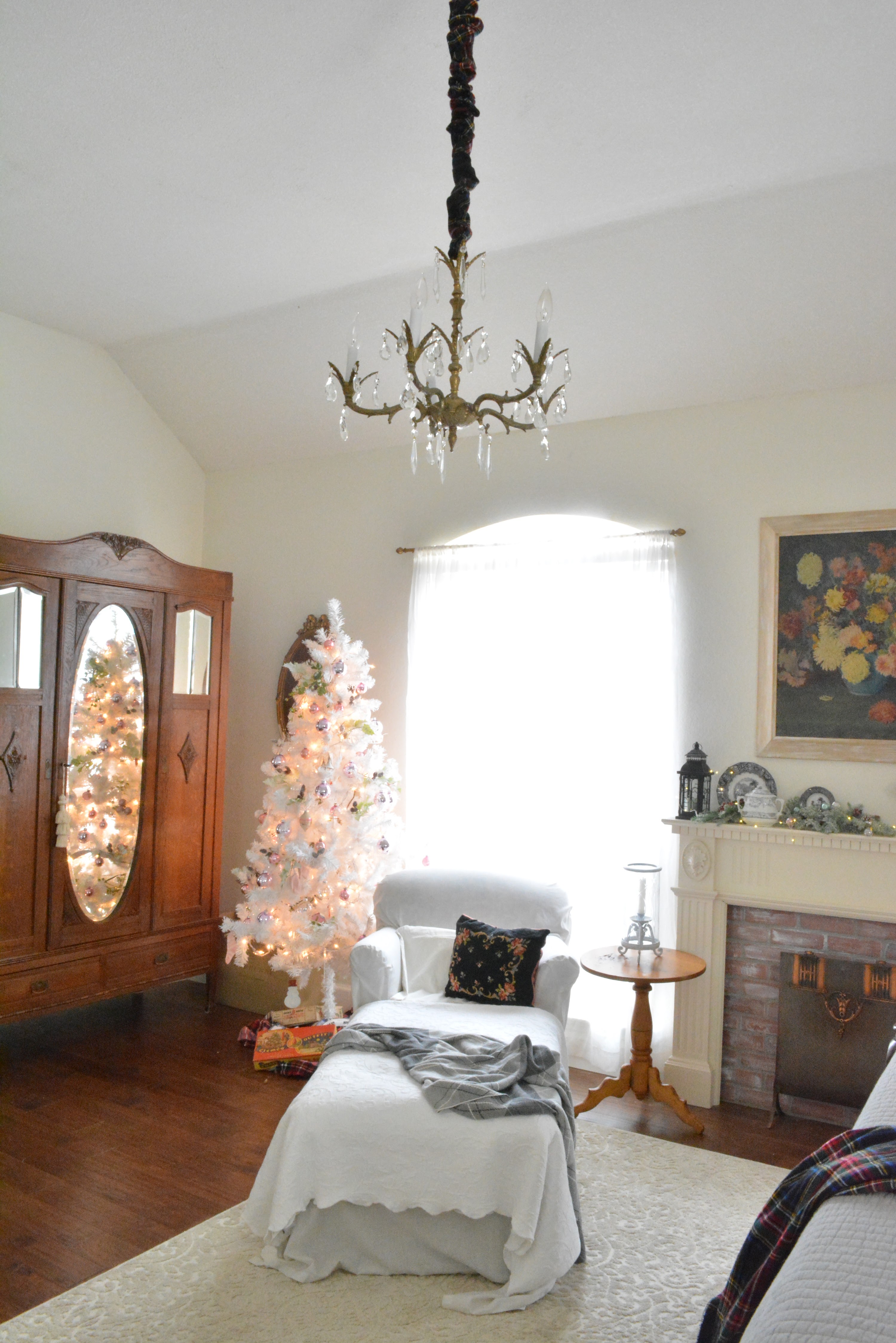 Let's Add Sprinkles: Christmas In The Master Bedroom