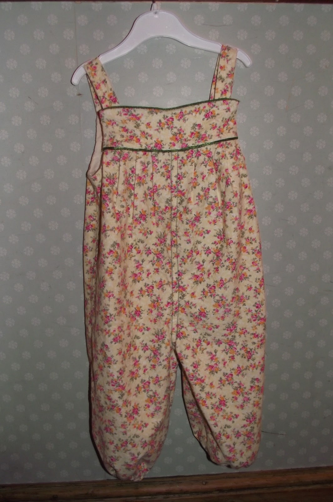Simplicity Kids Dungarees 7782 pattern review by MollyApple