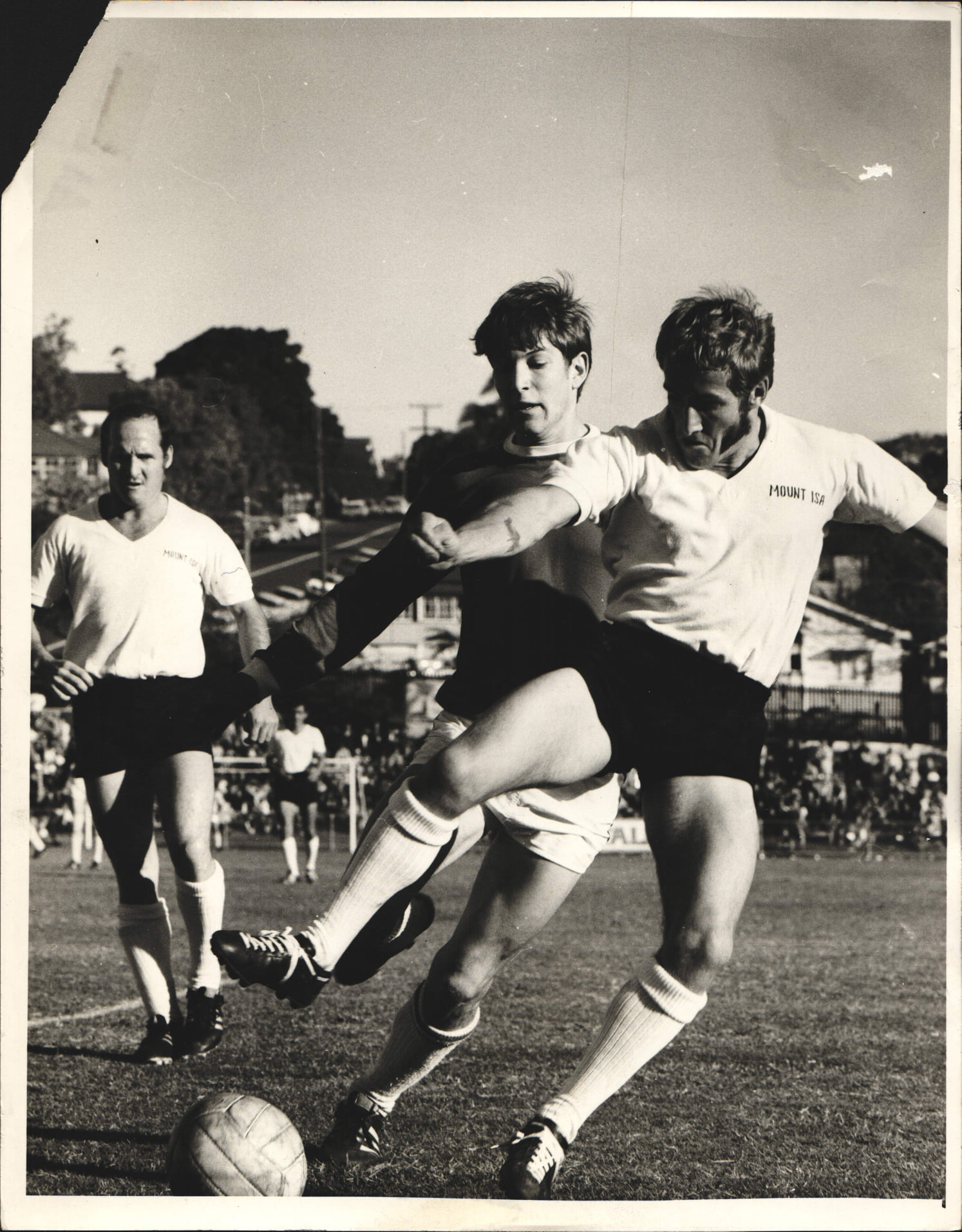 Neos Osmos: Towards a History of Soccer in Mount Isa