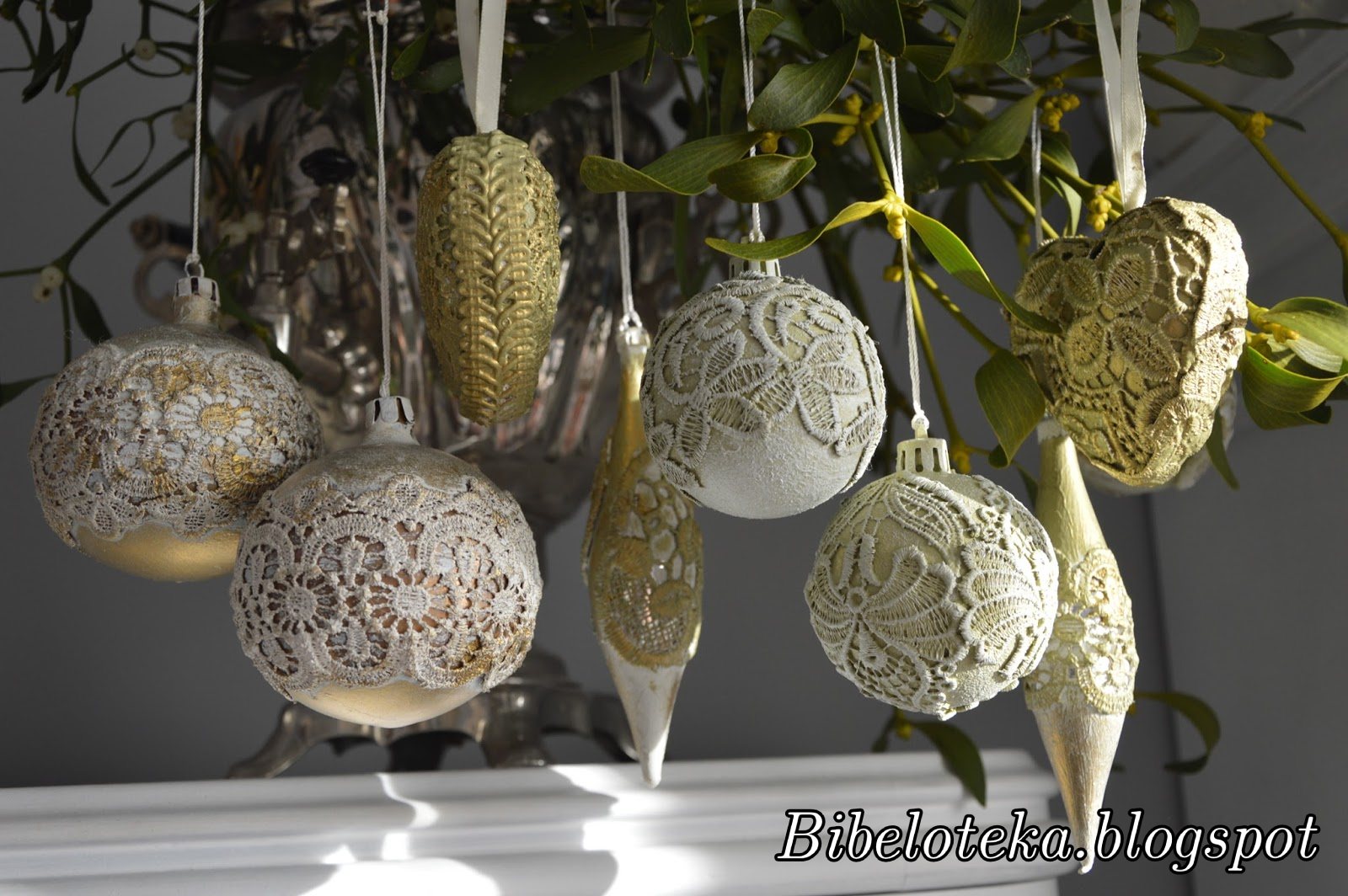 Bibeloteka : Jak uratować stare bombki - DIY