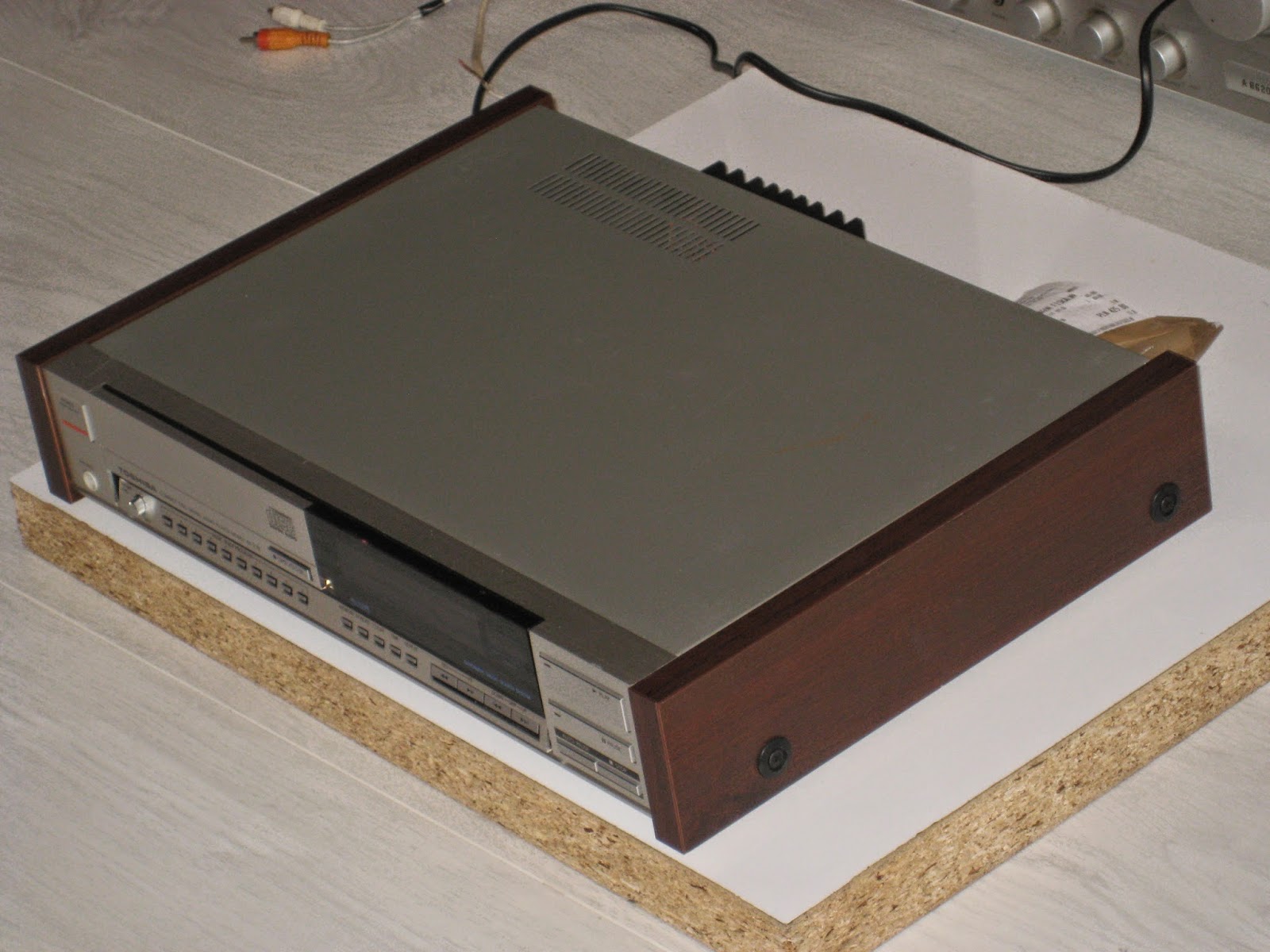 Infrequent Sound [sex.tex] technology: Toshiba AUREX XR-Z70 compact ...