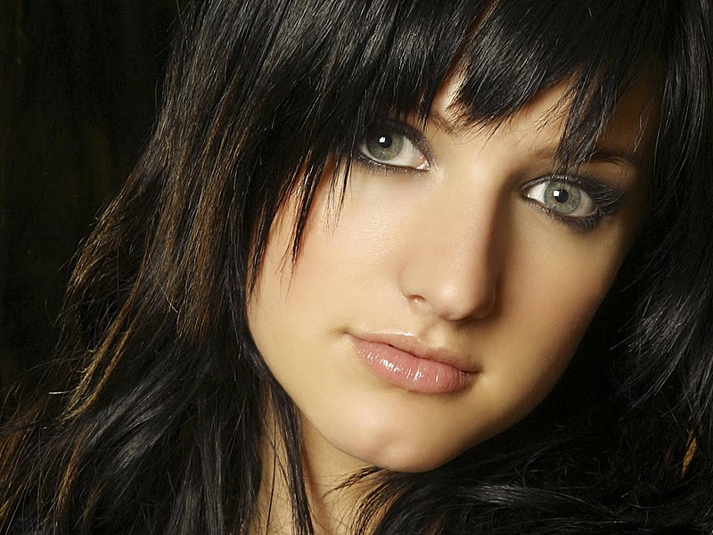 Ashlee Simpson Biography and Photos - Girls Idols Wallpapers and Biography