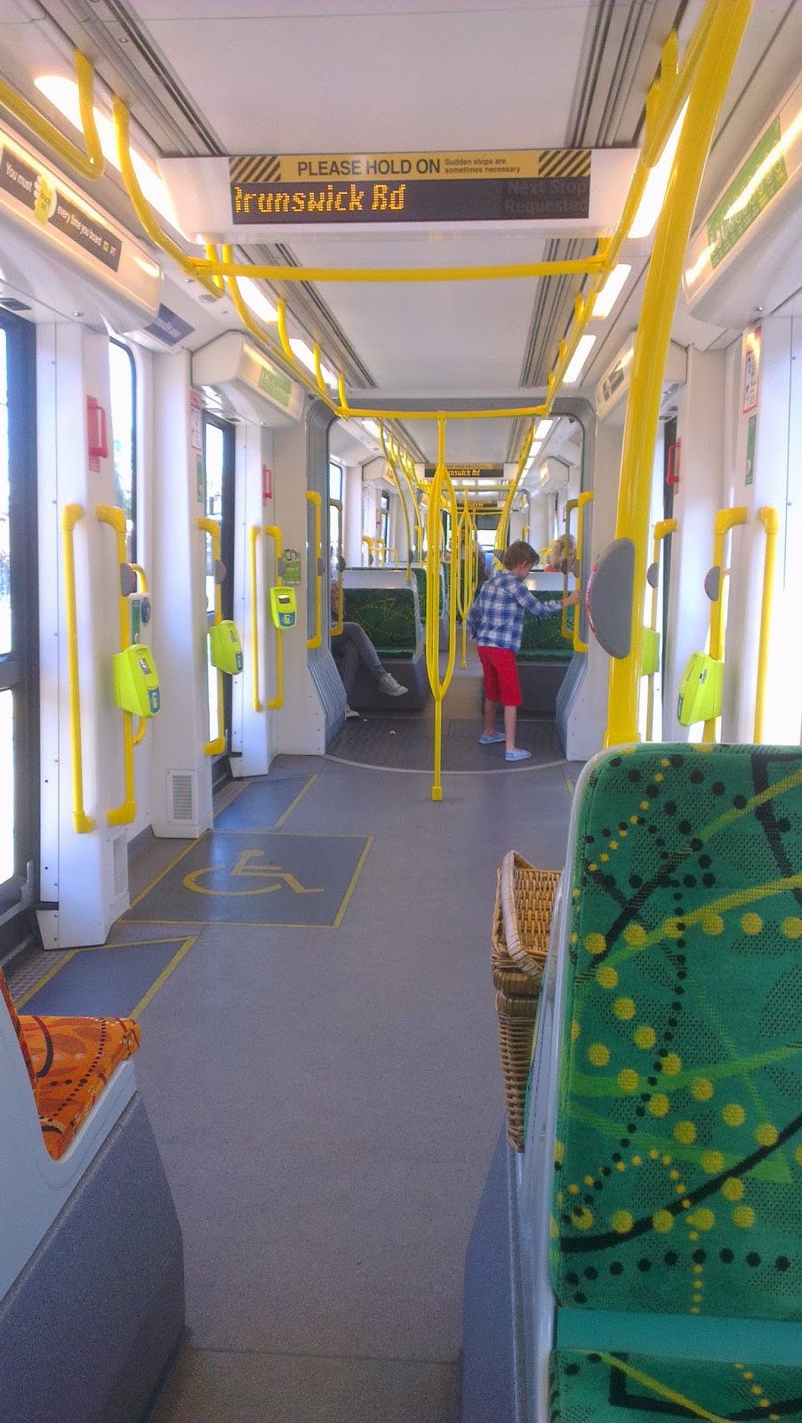 Transportation and science: Review number 1 Melbourne's new E class tram