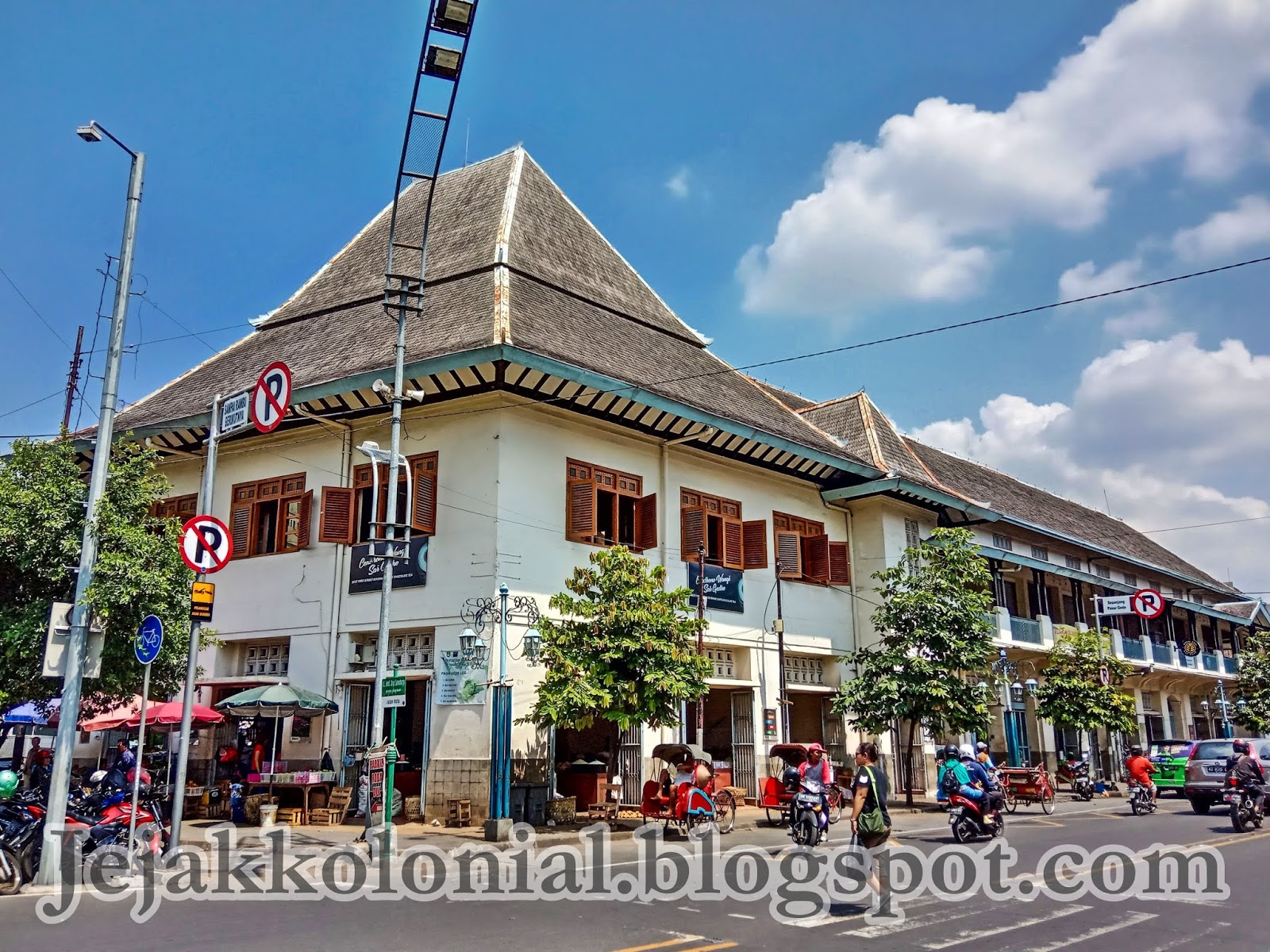 Jejak Kolonial: Harmoni Timur-Barat di Pasar Gede Surakarta