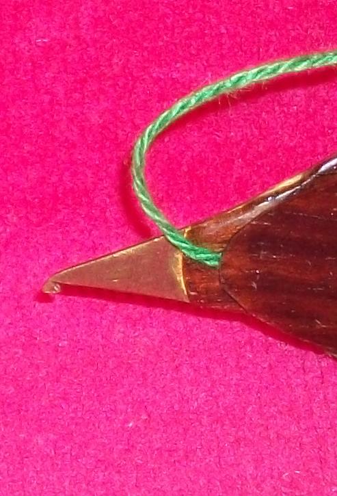 Sharon's Tatted Lace: Tatting 101 - Filling a shuttle