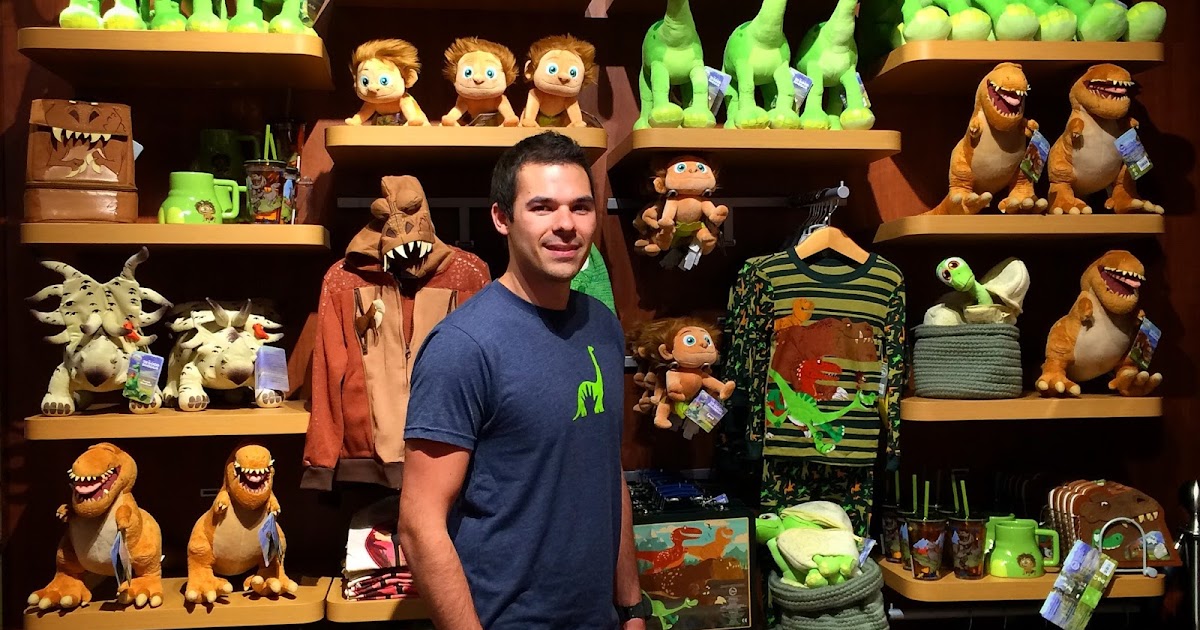 Dan the Pixar Fan: Events: The Good Dinosaur Disney Store Merch Release