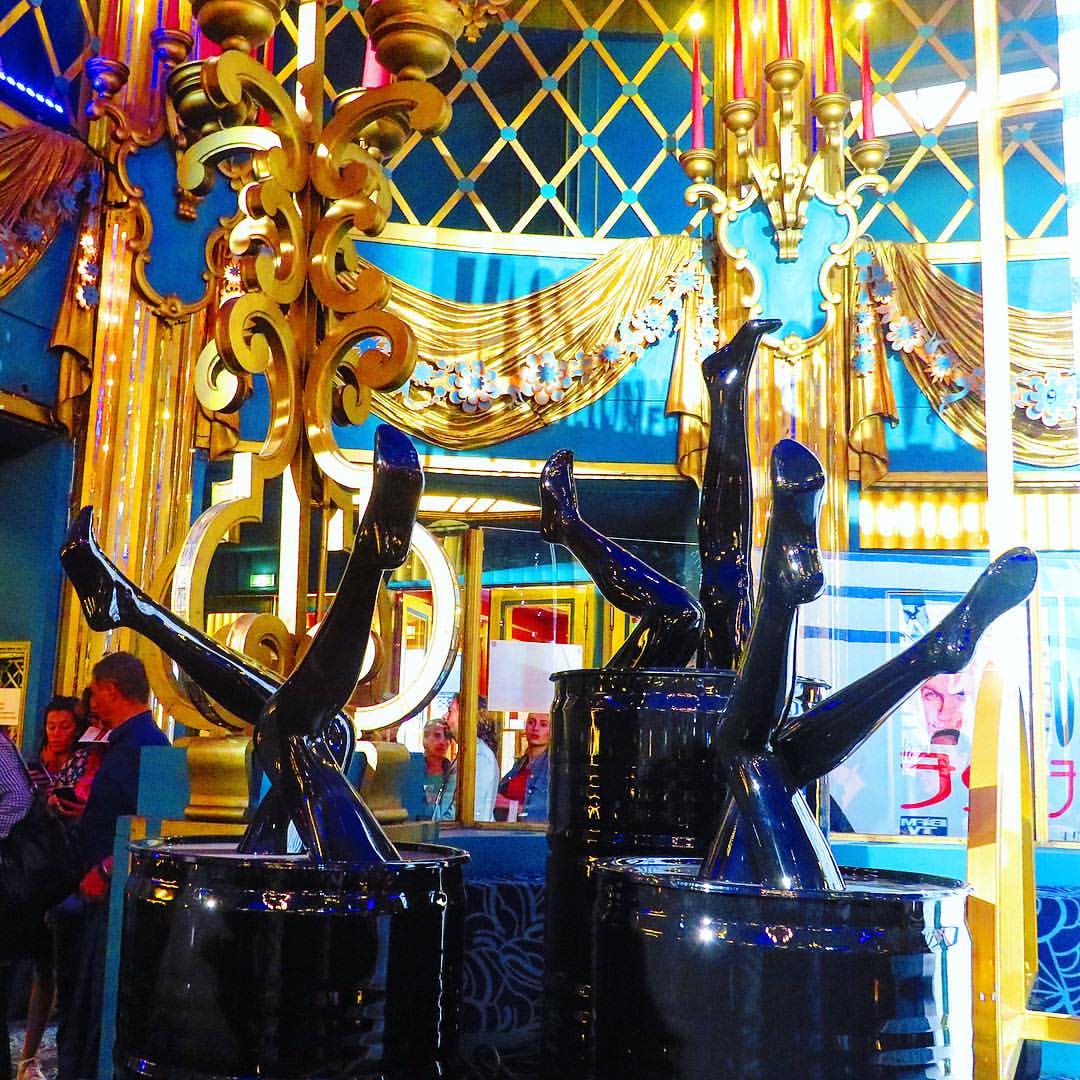 FOLIES BERGERE SHOWS photos - wallpapers | the fun bank