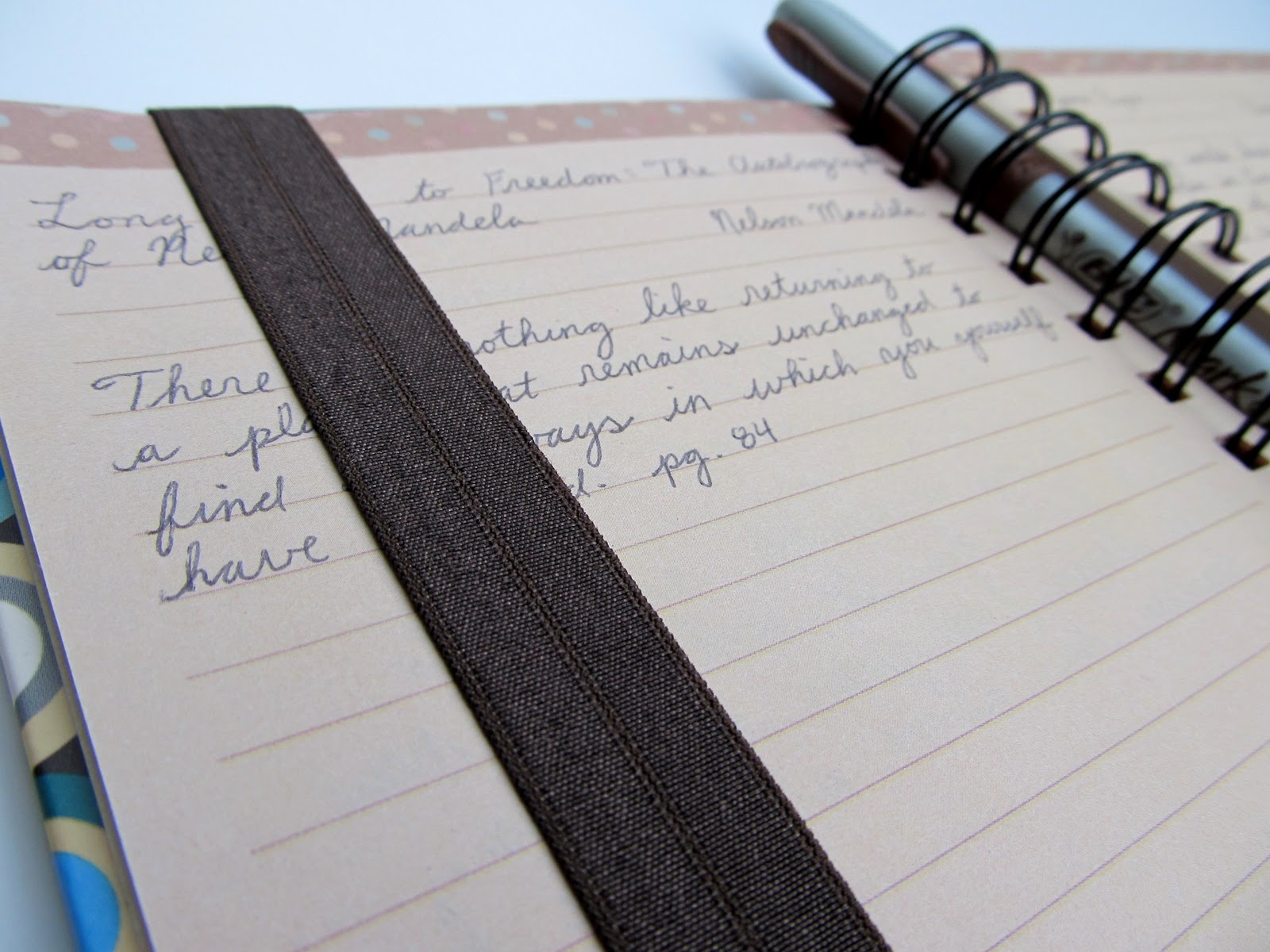 Craftaphile: A Monogrammed Book Band