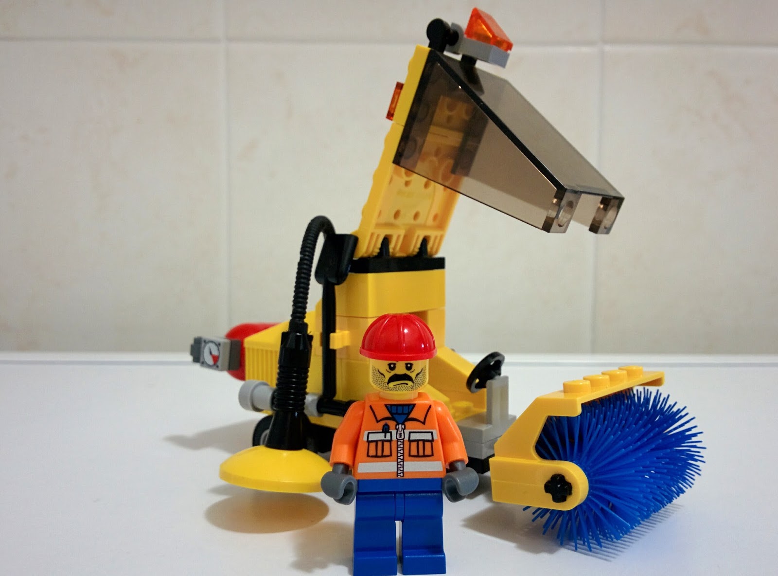 lowcuras: LEGO set 7242 spazzatrice - street sweeper