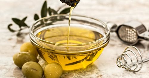 Mafuta ya Zaituni (Olive Oil) : Maajabu Yake na Faida 10 za Kiafya