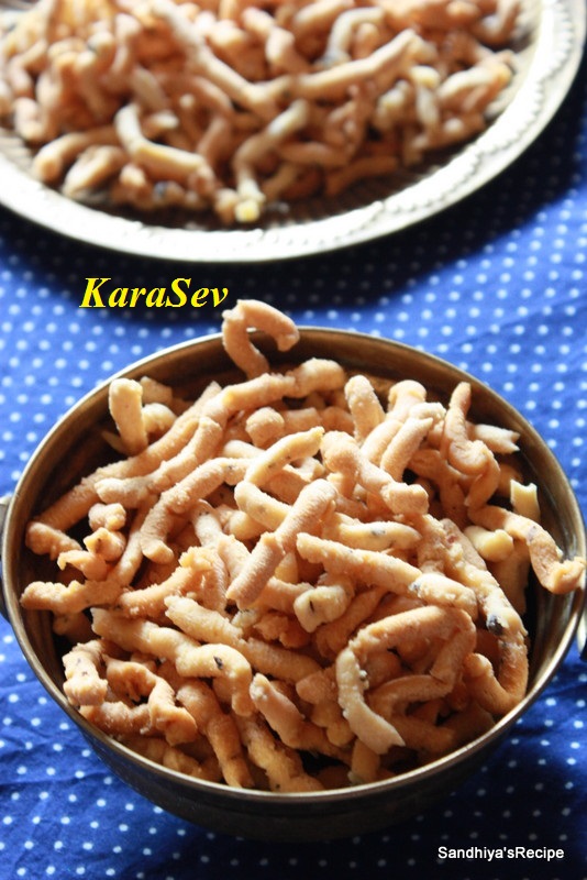 Sandhiya's Cookbook: Karasev | Pepper Karasev | Diwali Recipe