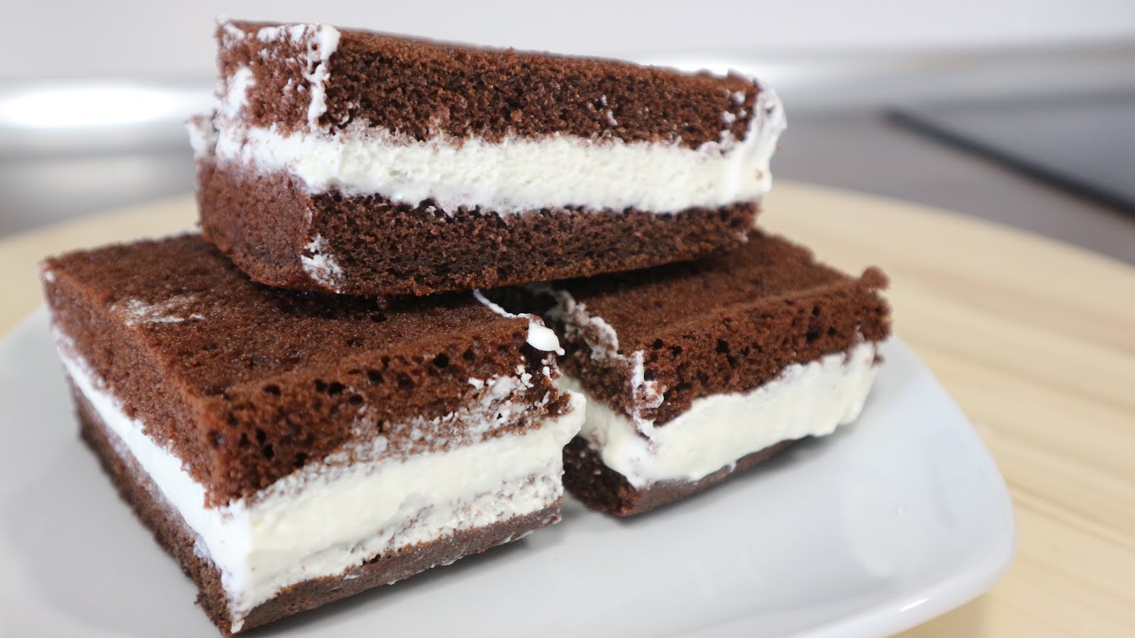 SANDWICH HELADO DE CHOCOLATE Y NATA