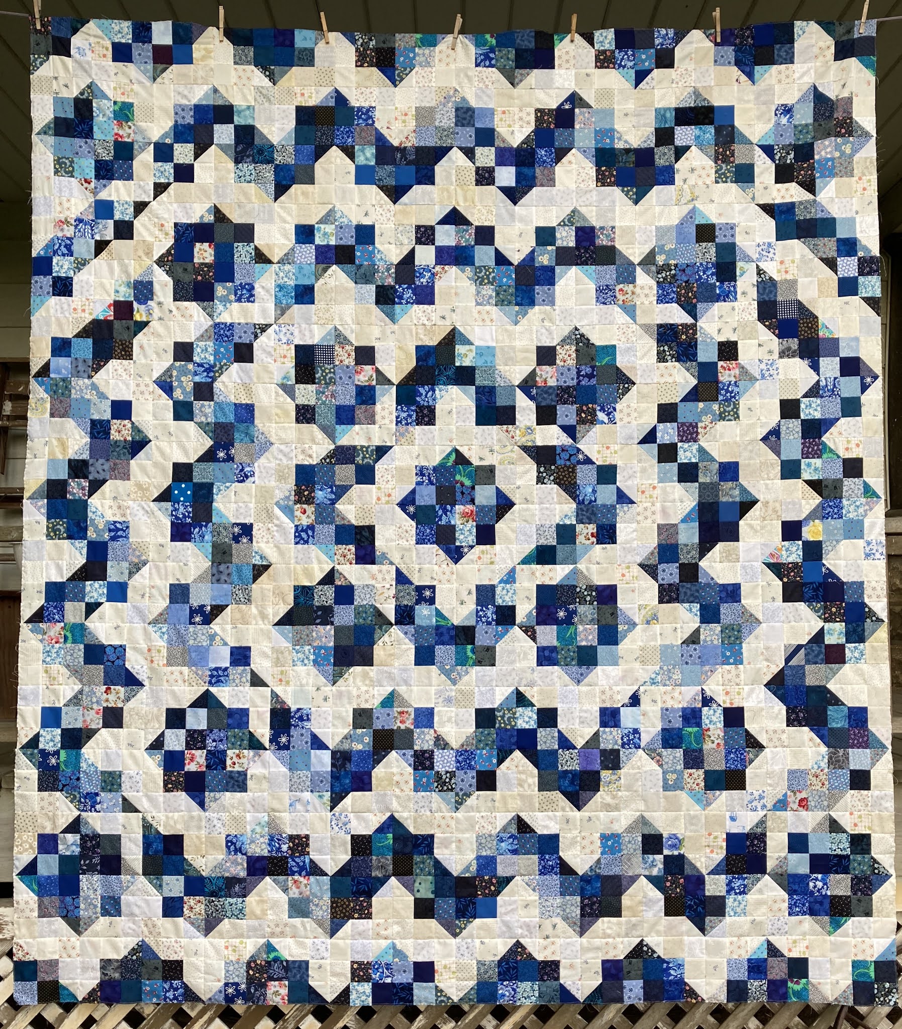 Gretchen's Little Corner: Blue Split 9 Patch Quilt