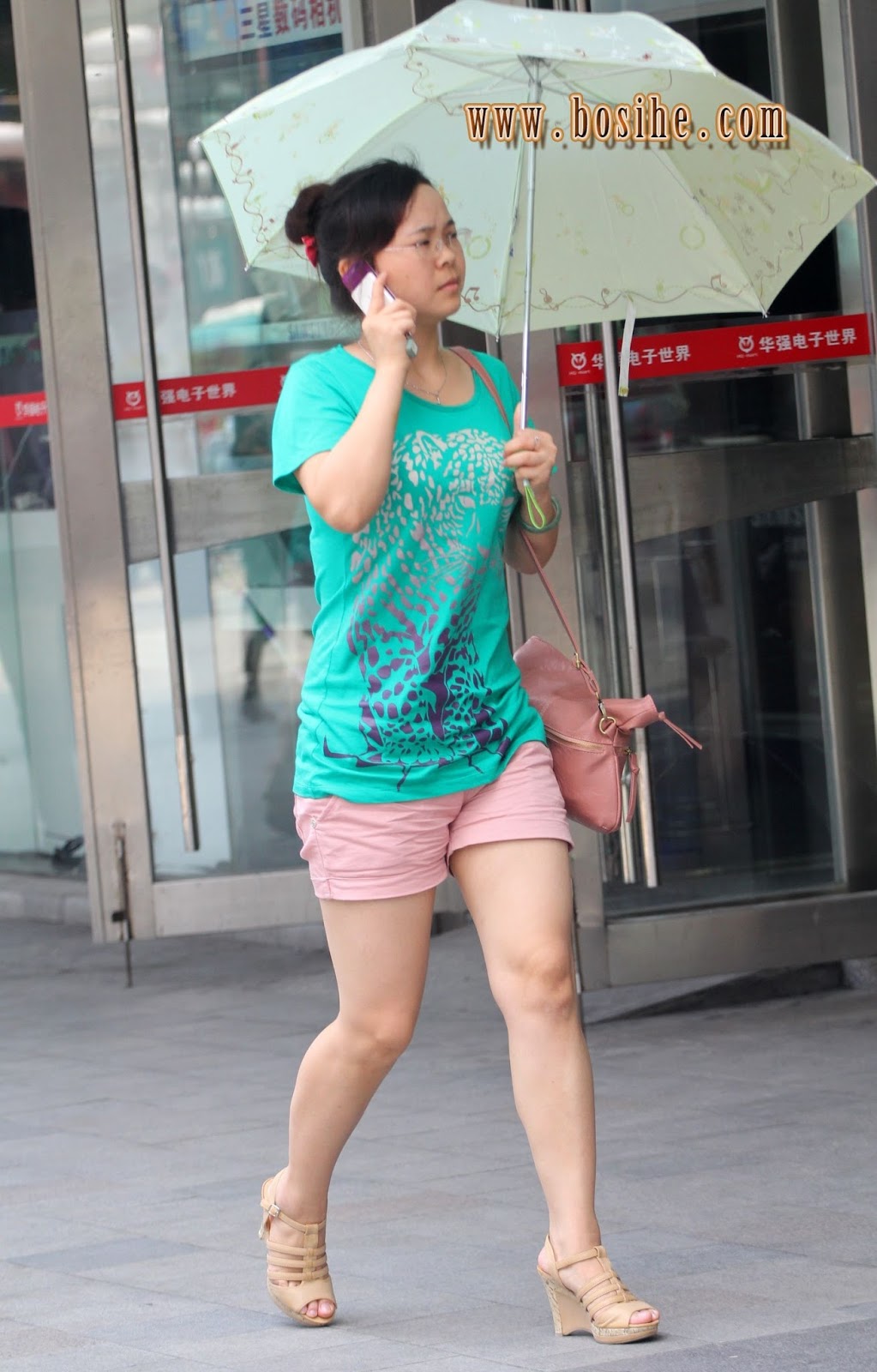 Asia Travel Photography Chinese Street Candid ,pink Shorts Chinese Girl Booty Girl