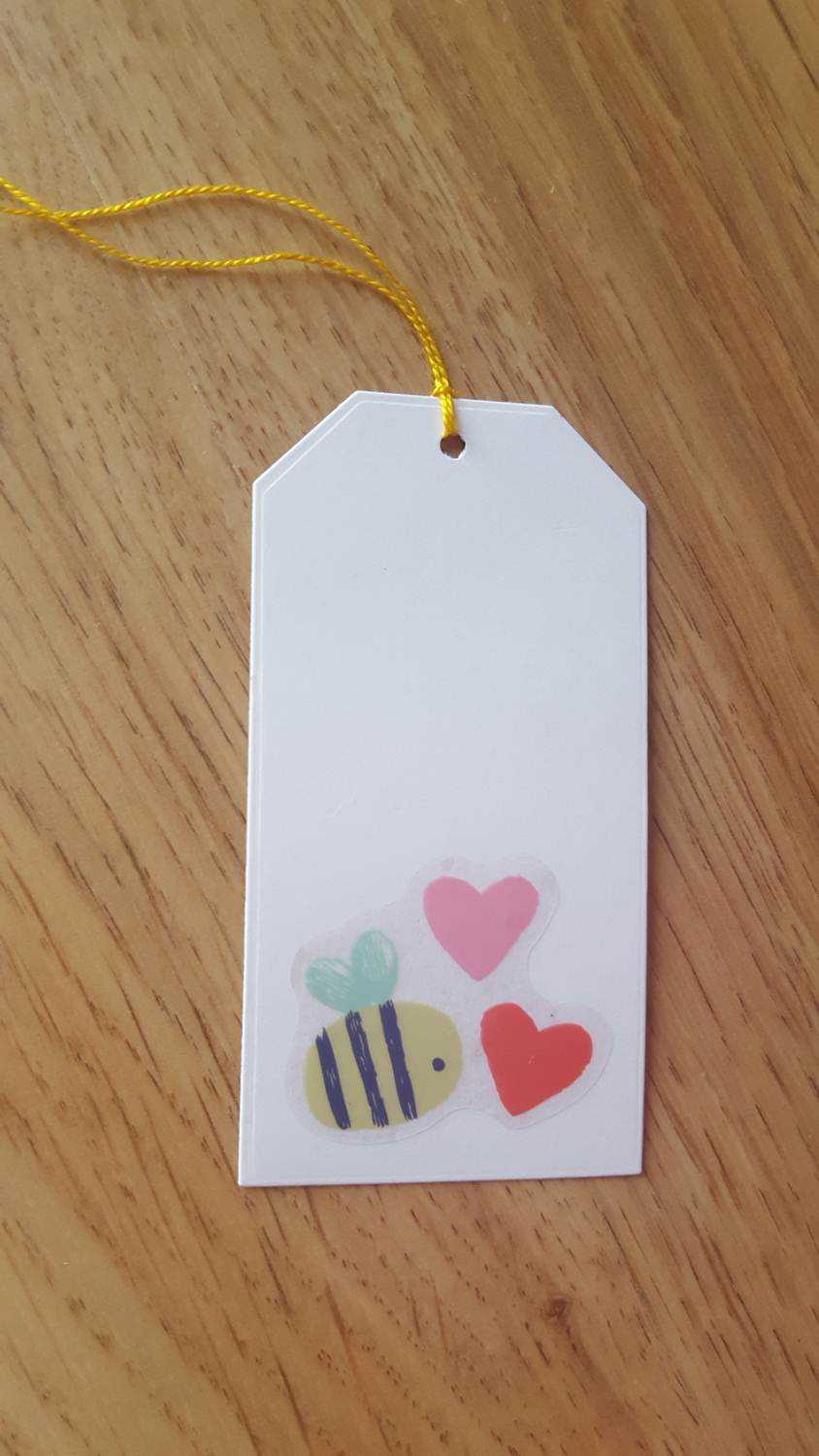 DIY bumblebee gift tags |Keeping it Real