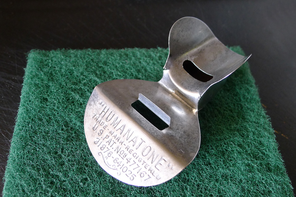 noseflute.org: Restoration of a vintage Humanatone