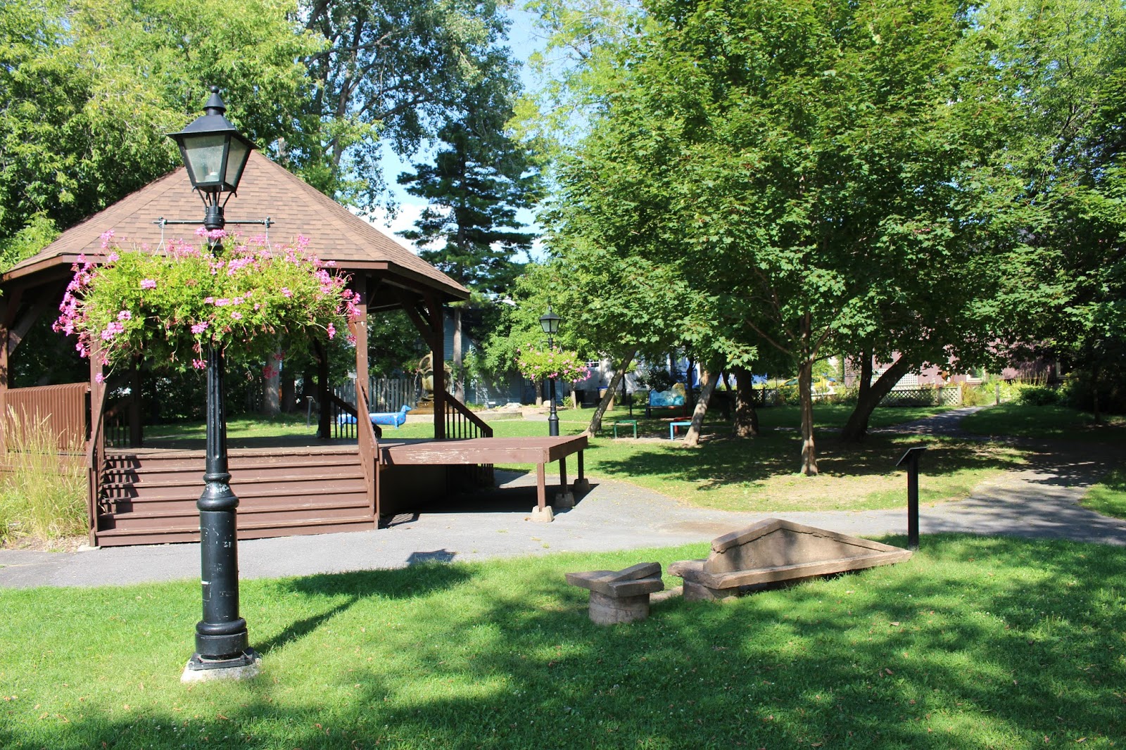 Bill's Blog: Le Parc de l'Imaginaire