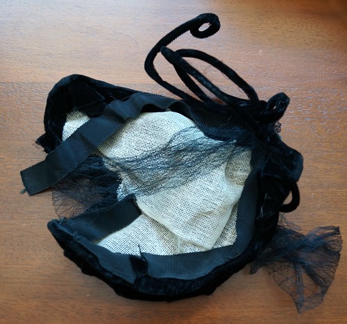 How I restored a crushed and battered vintage 1950s hat | Tanith Rowan