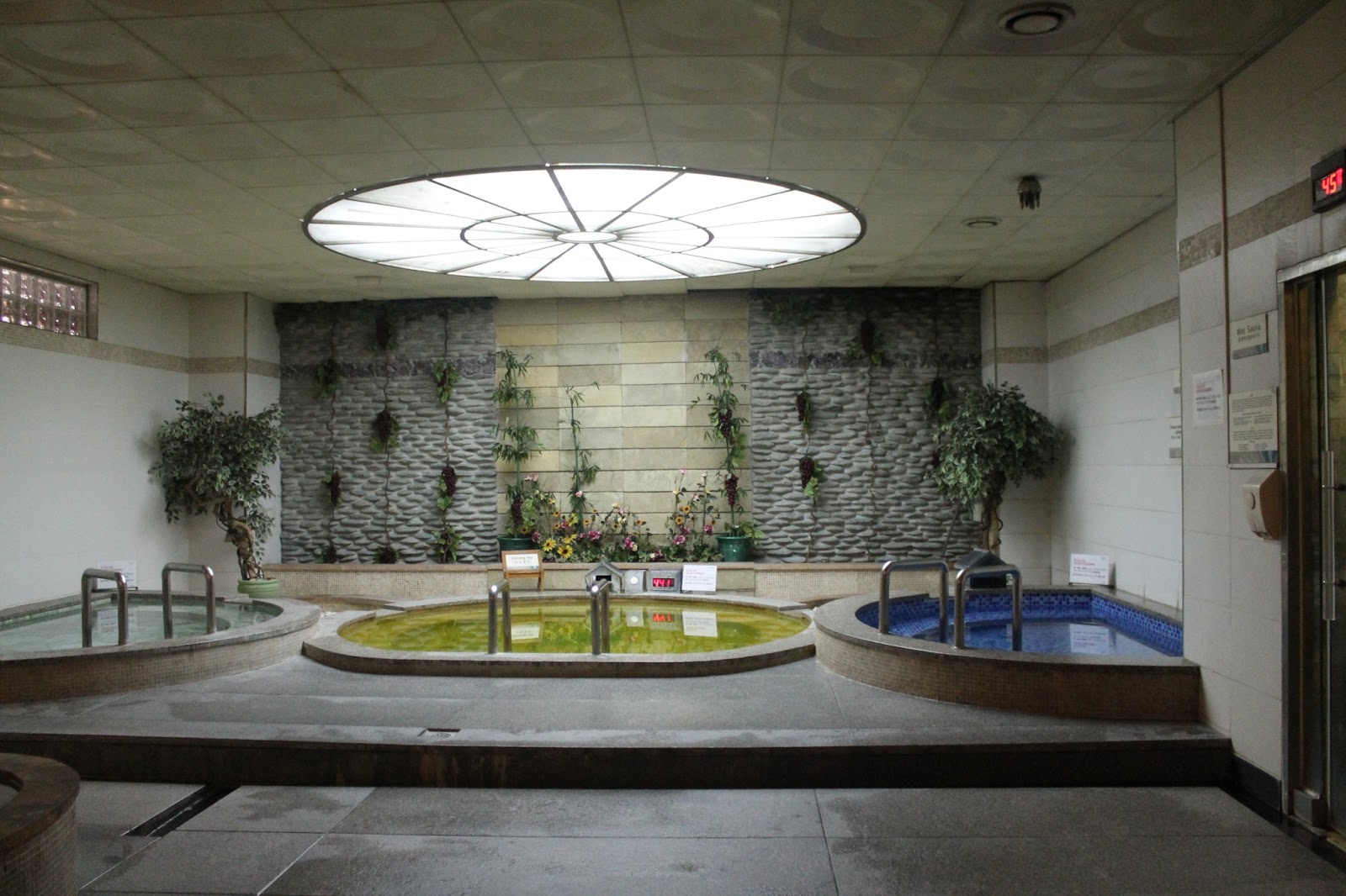 Memoir Extraordinaire: LASEMA Spa - The Women's Wet Area