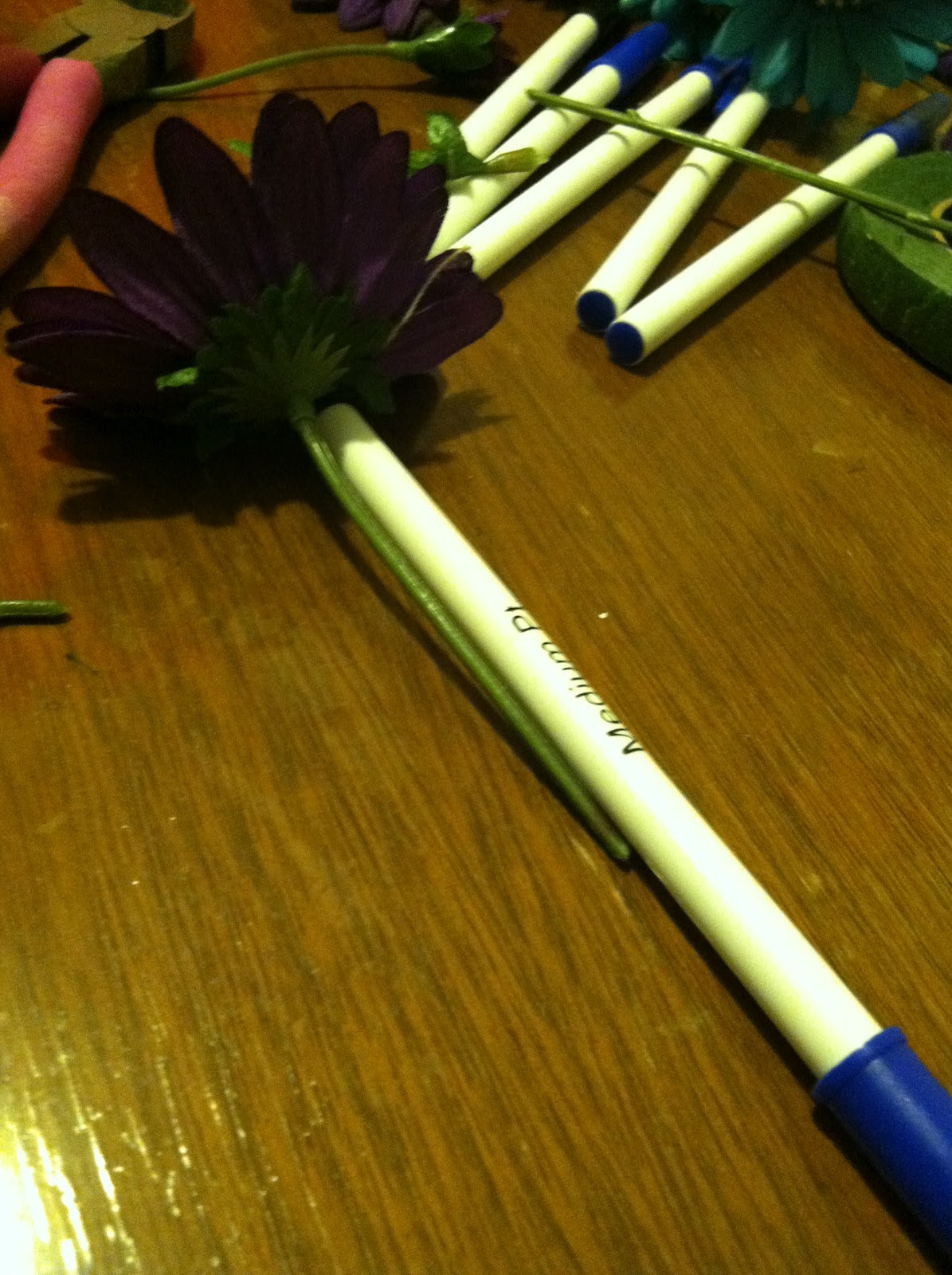 Crafting with Natalie: Flower Pens