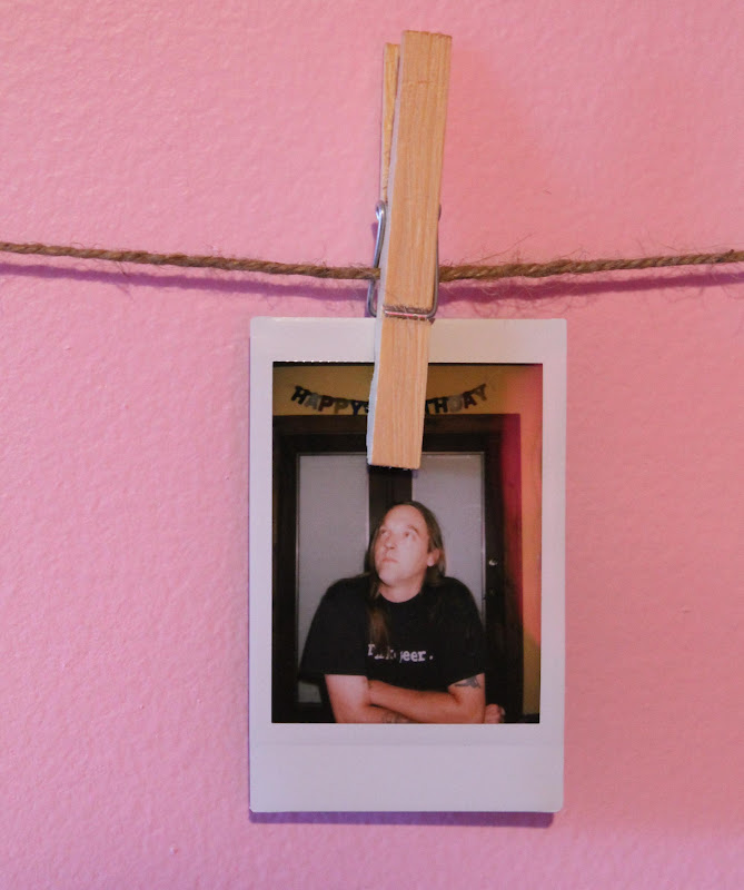 Imaginary Confetti Club: Mini DIY: Instax Photo Display