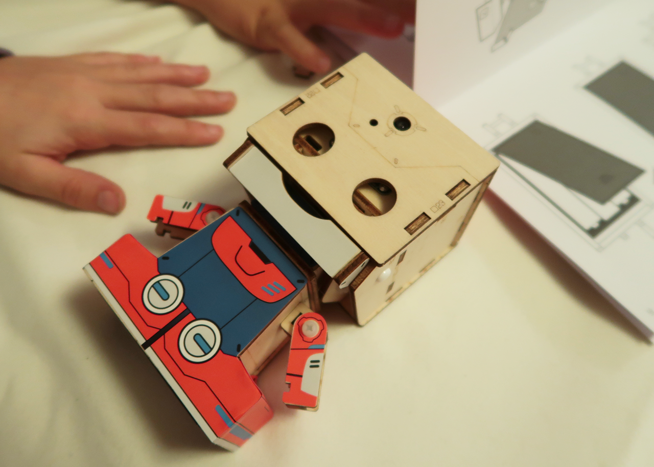 MU Spacebot: AI enabled Wooden Robot Kit - Review | TAKWEB