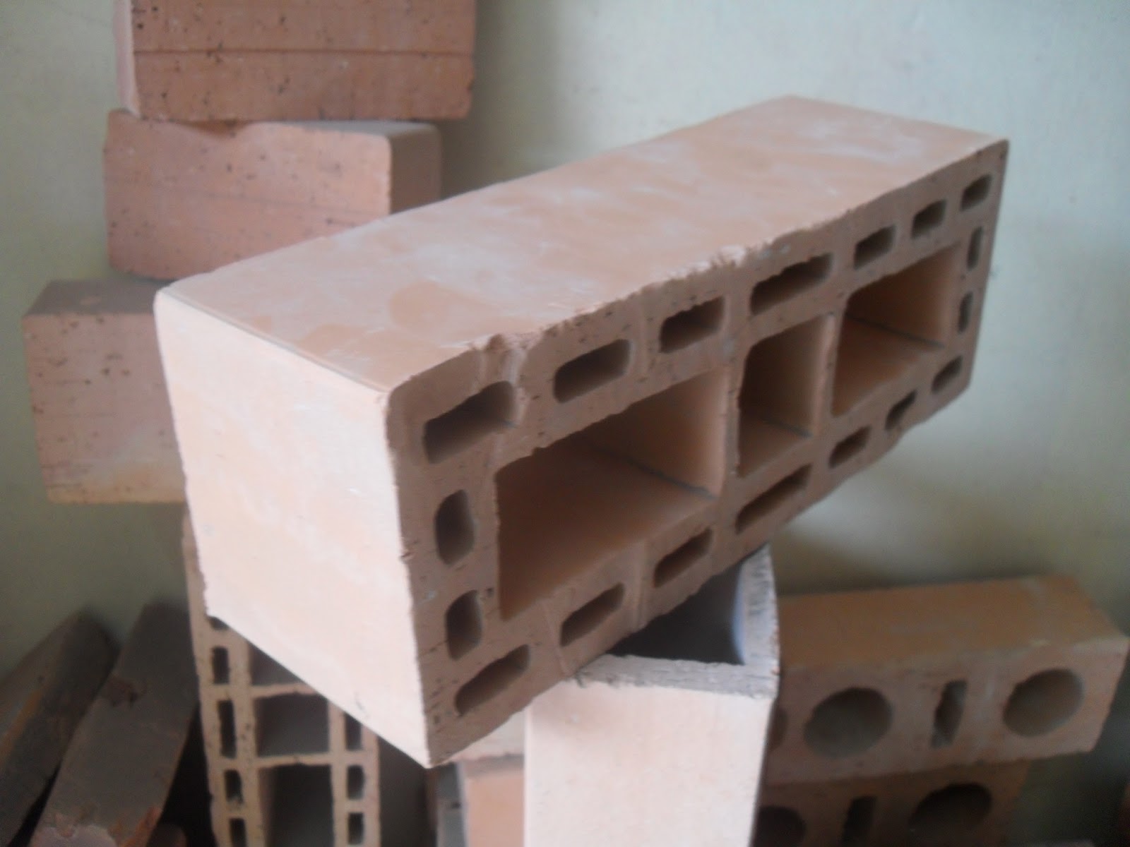 Bloques y Ladrillos: BLOQUES Y LADRILLOS