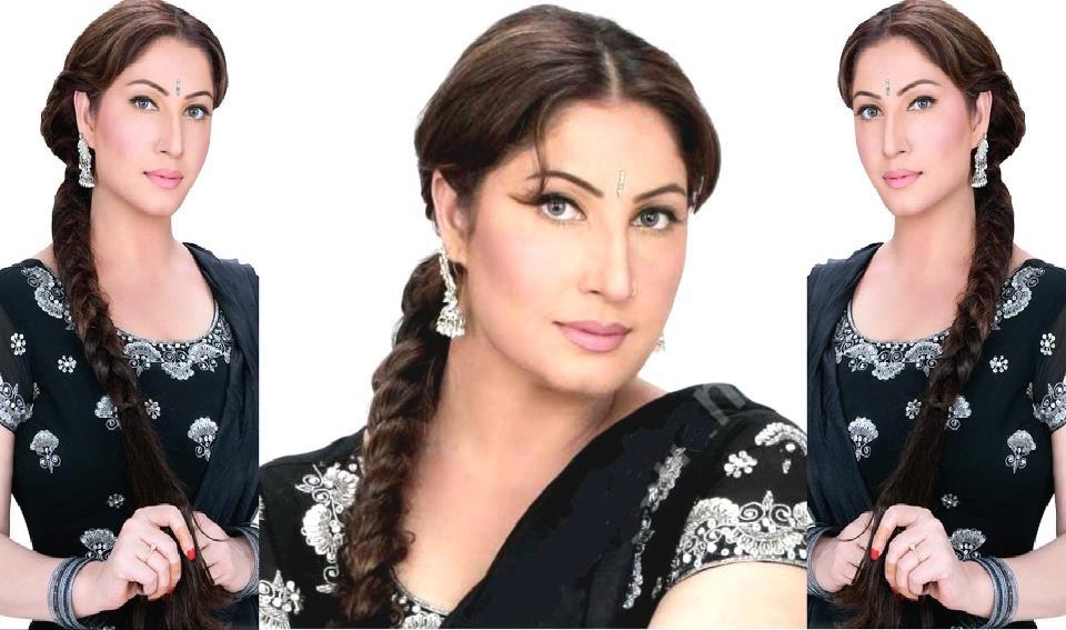 Saima Khan - High Quality Wallpapers